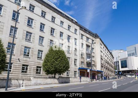 Leeds General Infirmary, Brotherton Wing Stock Photo - Alamy