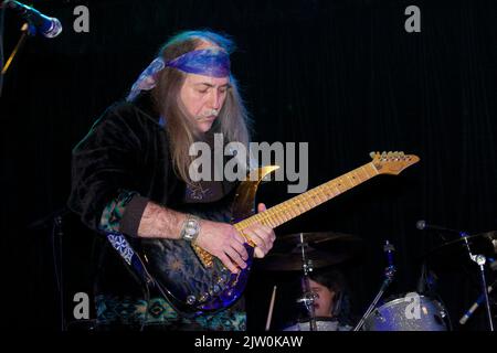 Uli Jon Roth with Jason Becker at the Jason Becker benefit in San ...