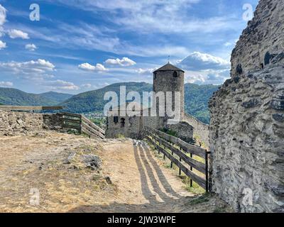 castle, Strekov, ruins. (CTK Photo/Marketa Hofmanova Stock Photo - Alamy