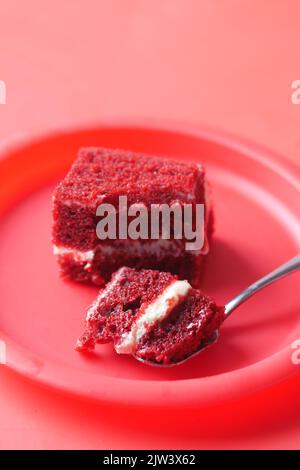 Red velvet cake on the plate Stock Photo - Alamy