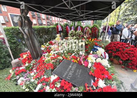 September 3, 2022. - Russia, Moscow. - A view of the grave of first and ...