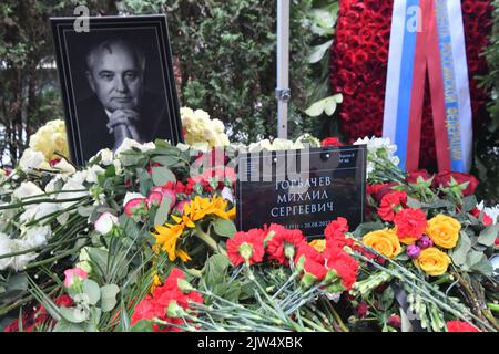 September 3, 2022. - Russia, Moscow. - A view of the grave of first and ...