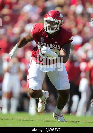 Arkansas defensive lineman Eric Gregory runs the 40-yard dash at the ...