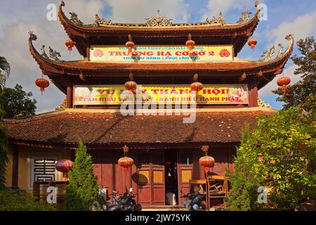 Du Hang Pagoda, Hai Phong, Vietnam Stock Photo - Alamy