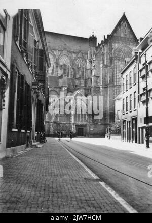 Face in the Domstraat in Utrecht with the Domkerk in the background ...