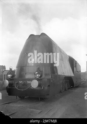 Image of the steam locomotive No. 3804 (series 3700/3800) of the N.S ...