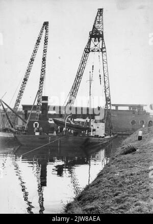 Image of the input of one of the bridge parts of the Spinozabrug under ...