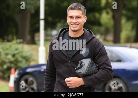 New signing Xavier Simons arrives before the Sky Bet Championship match ...