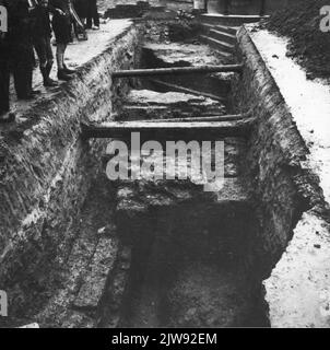 Image of excavations at the height of the sand bridge over the ...
