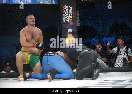 Ivan Vitasovic fight against Geronimo dos Santos during Fight Nation ...