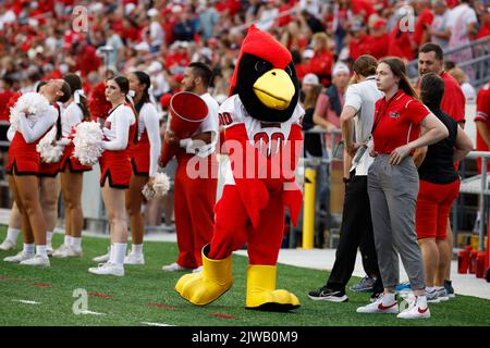 Madison, WI, USA. 3rd Sep, 2022. Wisconsin Badgers running back Isaac ...