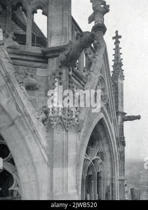 Image of part of a window arch of the lantern of the Dom tower ...