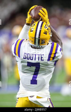 September 4, 2022: LSU's Kayshon Boutte (7) looks for running room ...