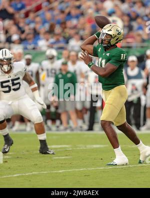 South Florida quarterback Gerry Bohanon (11) throws during an NCAA ...