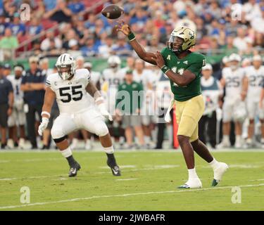 South Florida quarterback Gerry Bohanon (11) throws during an NCAA ...