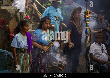 Tatiana Melisa Pila (C), 12, crowned as the "Shilone princess" (name ...