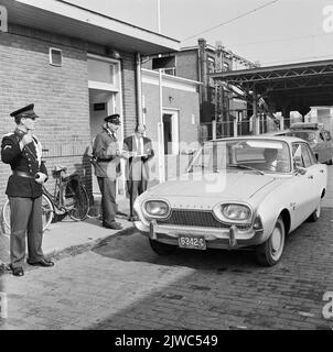 Image of the customs formalities at the Autoslaaptrein in Hoek van ...