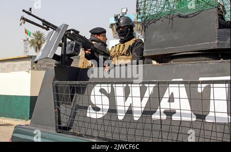 Iraqi, Baghdad, police SWAT Team Stock Photo - Alamy