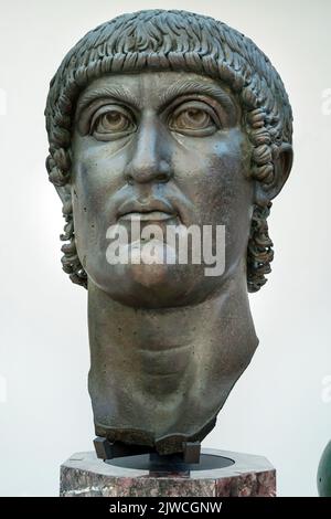 Colossal statue of the Roman Emperor Constantine, Conservator's Palace ...