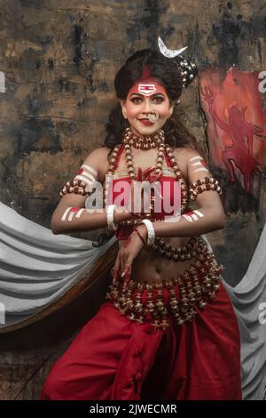 Concept Agomoni shoot-Forms of Parvati with traditional dress like ...
