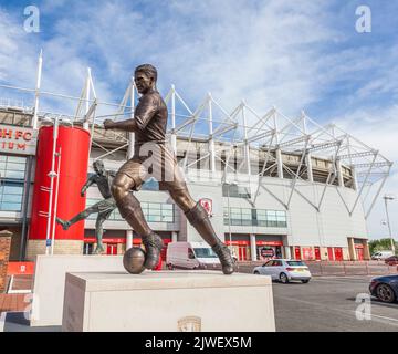 Middlesborough, UK. A statue commemorating Boro legend, George Camsell ...