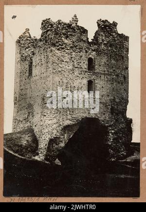 Nowogródek (curr. Navahrudak, Belarus). Castle ruins – view of one of ...