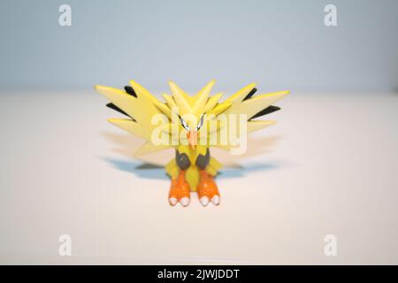 Pokemon Figure Zapdos CGTSJ TOMY Stock Photo - Alamy