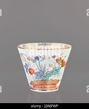 Conical mug. Koenigliche Porcellain Fabrique, Meissen (1710-1763 ...