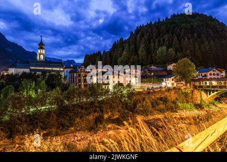 Italy, Veneto, province of Belluno, Canale d'Agordo, some peaks of the ...