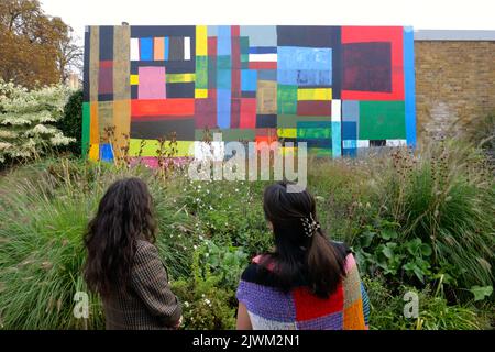 Atta Kwami Maria Lassing Prize Mural, DzidzƆ kple amenuveve (Joy and ...