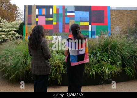 Atta Kwami Maria Lassing Prize Mural, DzidzƆ kple amenuveve (Joy and ...