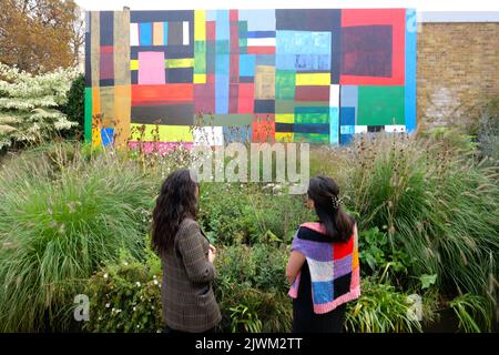 Atta Kwami Maria Lassing Prize Mural, DzidzƆ kple amenuveve (Joy and ...