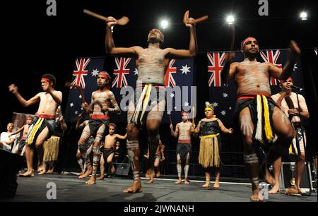 Aboriginal dancers perform on Australia at Farm cove in Sydney's ...
