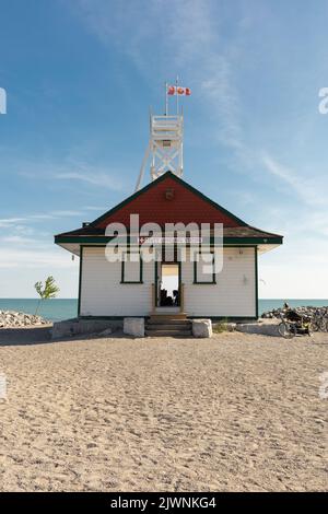 Leuty Lifeguard Station, The Beaches, Toronto, Ontario, Canada Stock ...