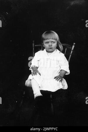 Ingrid Falk, foster child at Lindbergs in Östansjö. Ingrid Falk ...