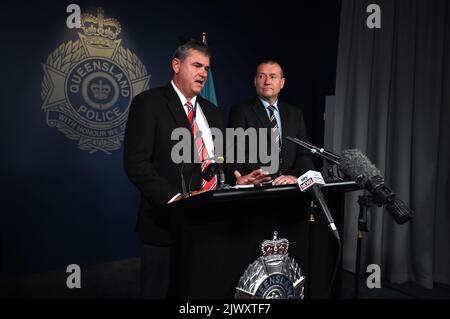 Detective Superintendent Michael Niland and Detective Inspector Terry ...