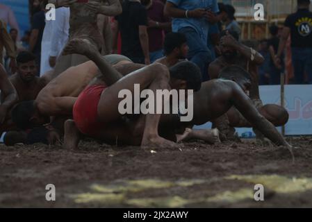 Lahore, Pakistan. 04th Sep, 2022. Pakistani Kushti wrestlers (Desi ...