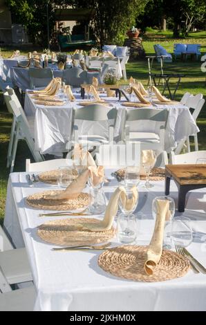 Formal garden party reception setting Stock Photo - Alamy