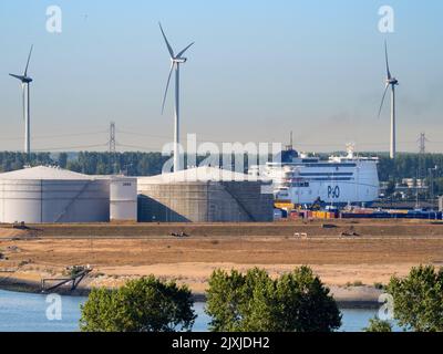 The past and future of energy supply - wind turbines and giant oil ...