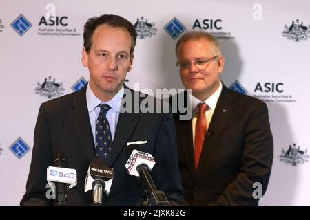 INSIDE OUT, from left: James Mason, Gunter Meisner, 1975 Stock Photo ...