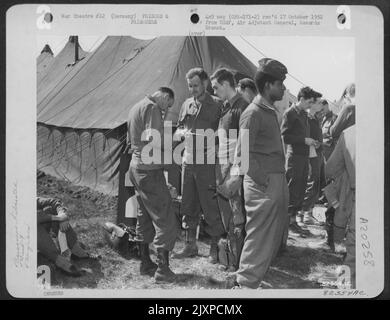 American And British Prisoners Of War Freed By Swift Allied Advanced ...