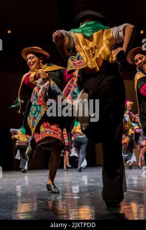 Jallmay Alto Folclor dance formation from Peru perform at Eifolk, XXXI ...