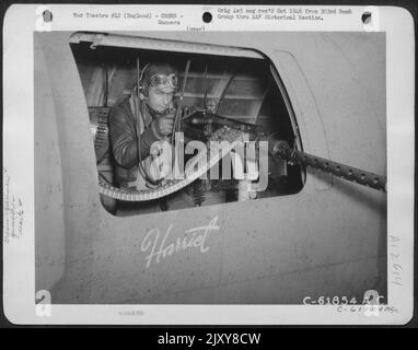Boeing B-17 waist gunner Stock Photo - Alamy