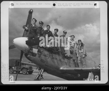 Pilots Of Flight B Of The 384Th Fighter Squadron, 364Th Fighter Group ...