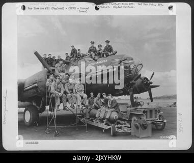 Boeing B-17 Flying ofrtress "Hell's Angels" taking off Stock Photo - Alamy