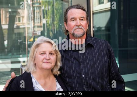 Lead test case plaintiffs Sandra and Garry Elwood speak to media ...