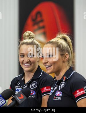 AFLW Carlton Blues players, and twin sisters, Jess (left) and Sarah ...