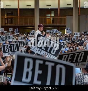 Beto O'Rourke speaks during a rally to protest against redistricting ...