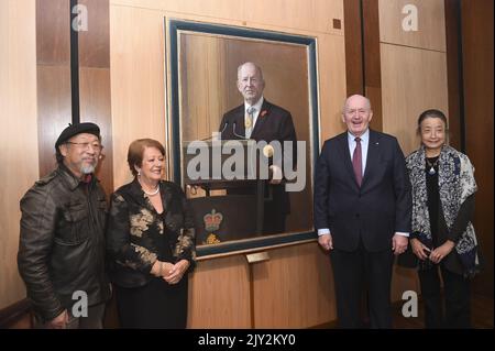Outgoing Australian Governor-General Sir Peter Cosgrove and his wife ...
