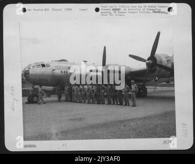 Crew Members Of The Boeing B-29 Superfortress 'Round Robin Rosie ...